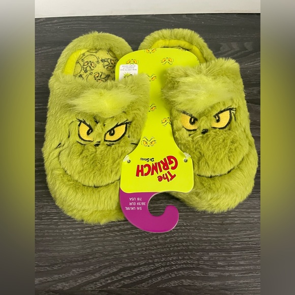 Disney | Shoes | Nwt The Grinch Slipper Sandals Size 7 Size | Poshmark